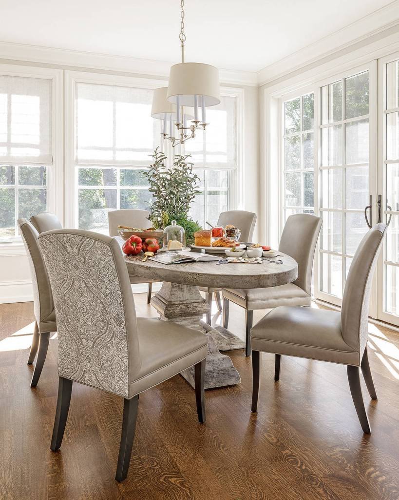 Home Project: Classic Interior Design With Elegant & Traditional Look