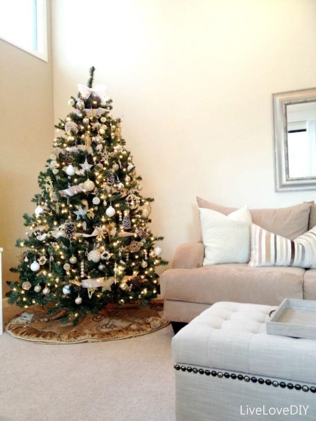 41 Festive Living Room Christmas Tree Decorations