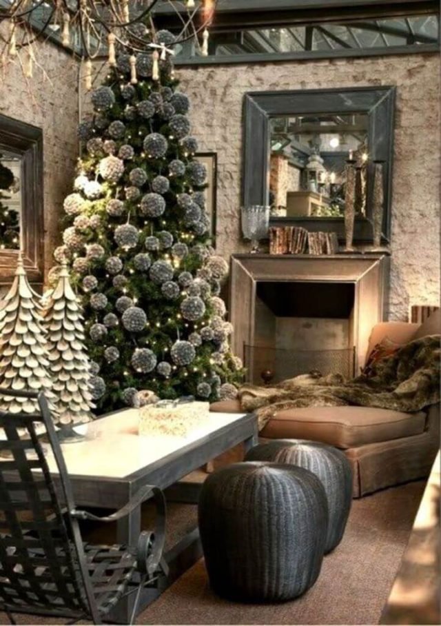 18 Elegant & Stylish Grey Christmas Decoration Ideas