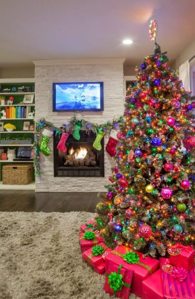 21 Vibrant And Colorful Christmas Decor Ideas You'll Love