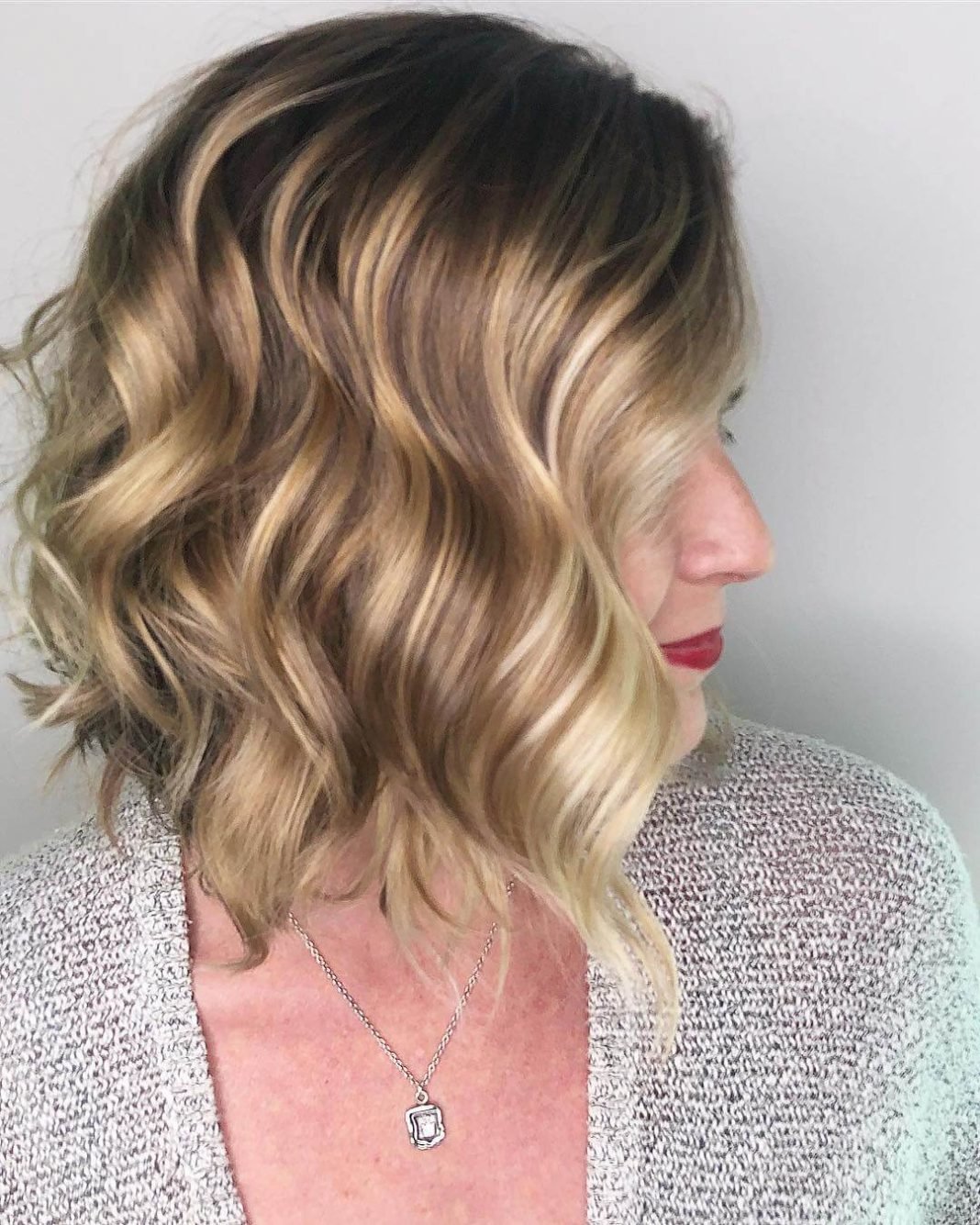 30+ Gorgeous Wavy Bob Hairstyles and Haircuts