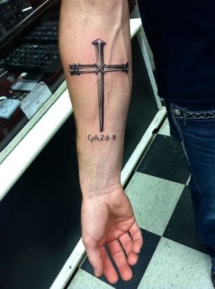 50 Cross Tattoo Ideas To Try For The Love of Jesus