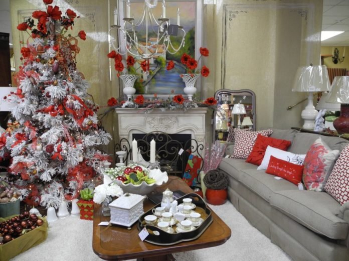 21 Stunning Red Grey Christmas Decoration Ideas