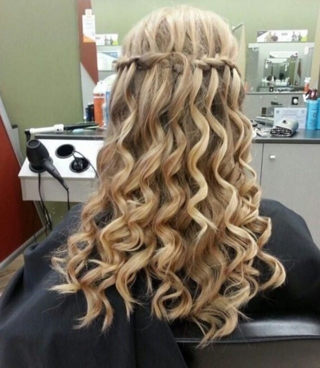 20 Curly Hairstyles for Prom - Get Ready For Your Prom Night