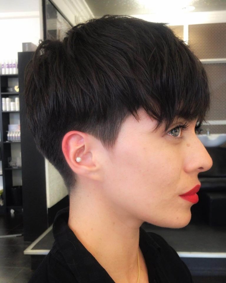 20 Gorgeous Bowl Haircuts One Must Try