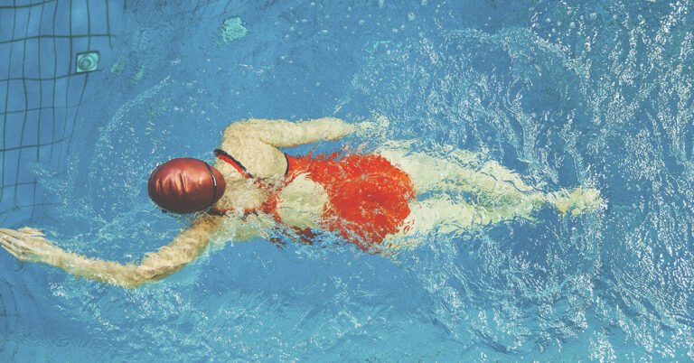 11 Tips to Protect your Skin While Swimming